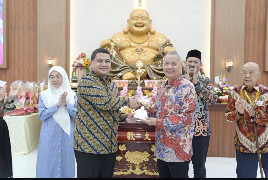 Munafri Resmikan Vihara Lahuta Maitreya, Tekankan Pentingnya Toleransi Beragama - Portal Resmi ...